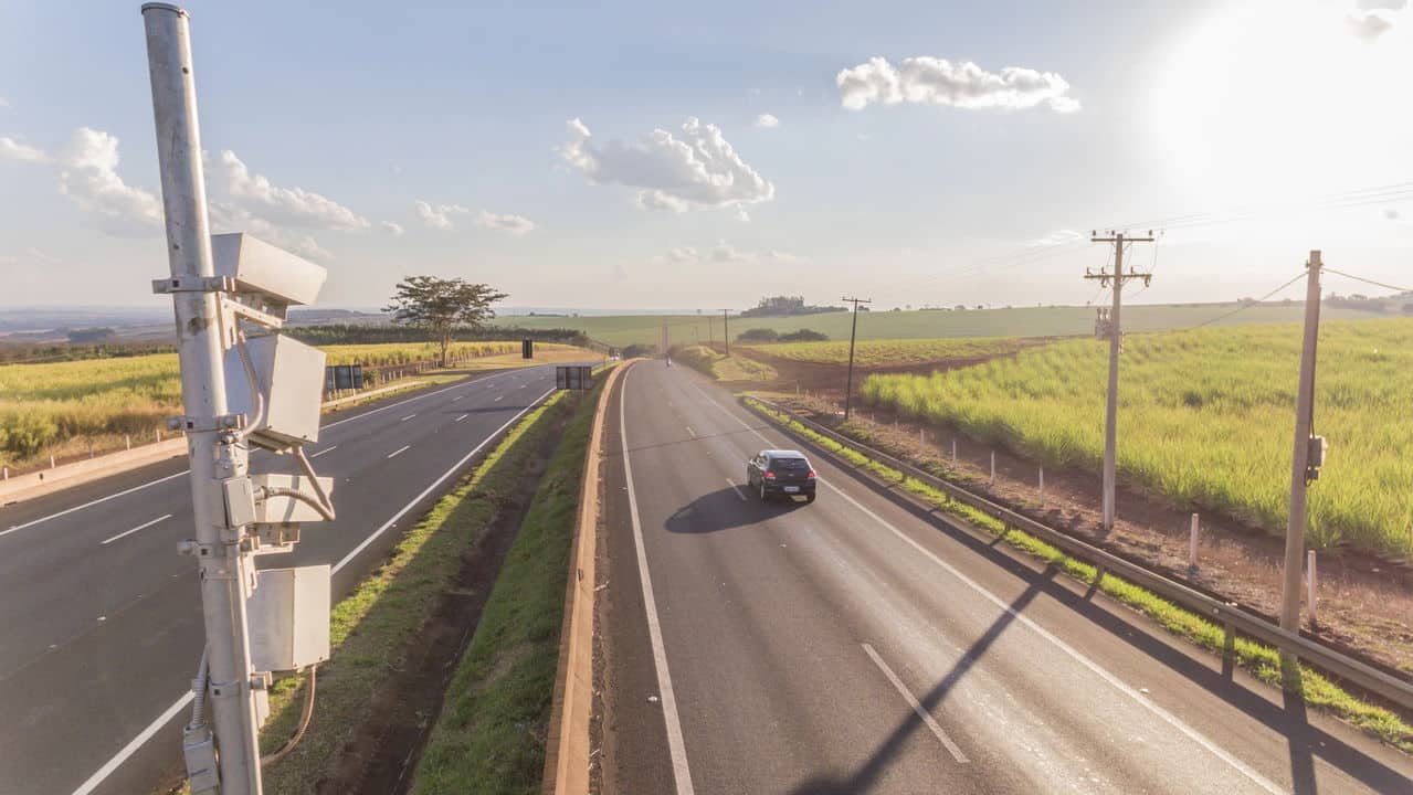 BR-050 é pioneira no uso de radares de velocidade média no Brasil ...